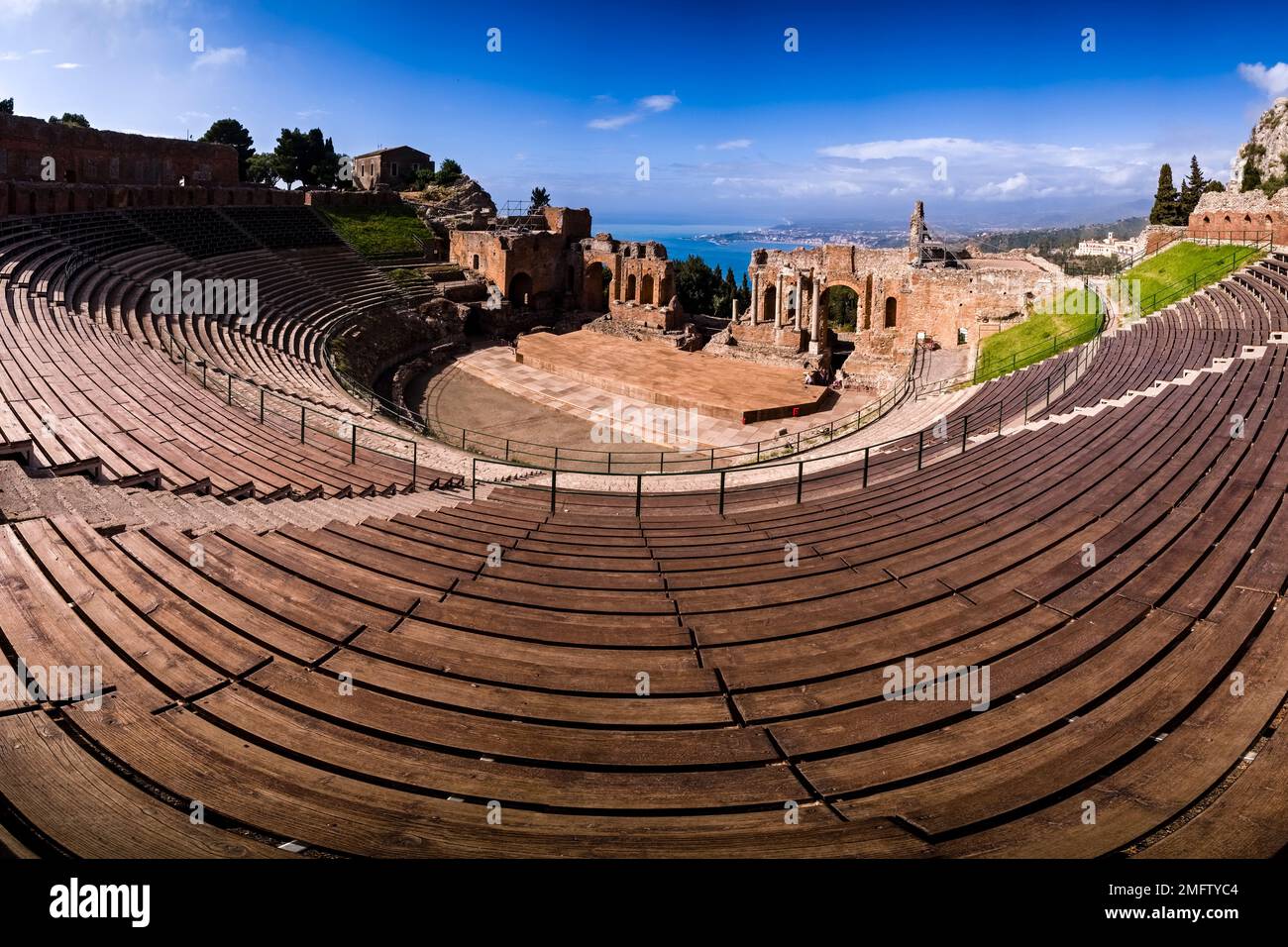 Das antike Theater, Teatro antico, ein antikes griechisches Theater ...