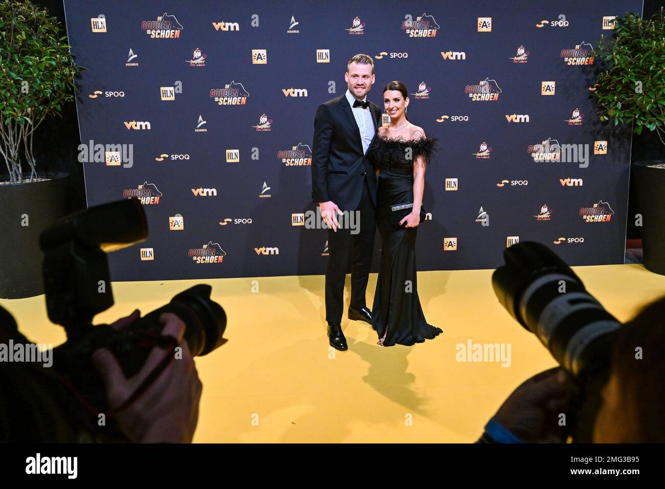 Antwerpen, Belgien. 25. Januar 2023. Simon Mignolet en Jasmien Claes ...