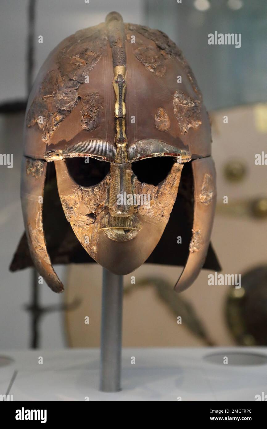 Die Sutton Hoo Helm, Teil der Sutton Hoo Schatz am British Museum ...