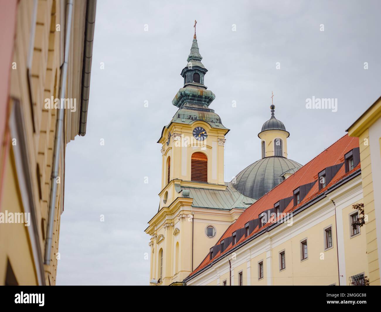 Medieval hospital nuns -Fotos und -Bildmaterial in hoher Auflösung – Alamy