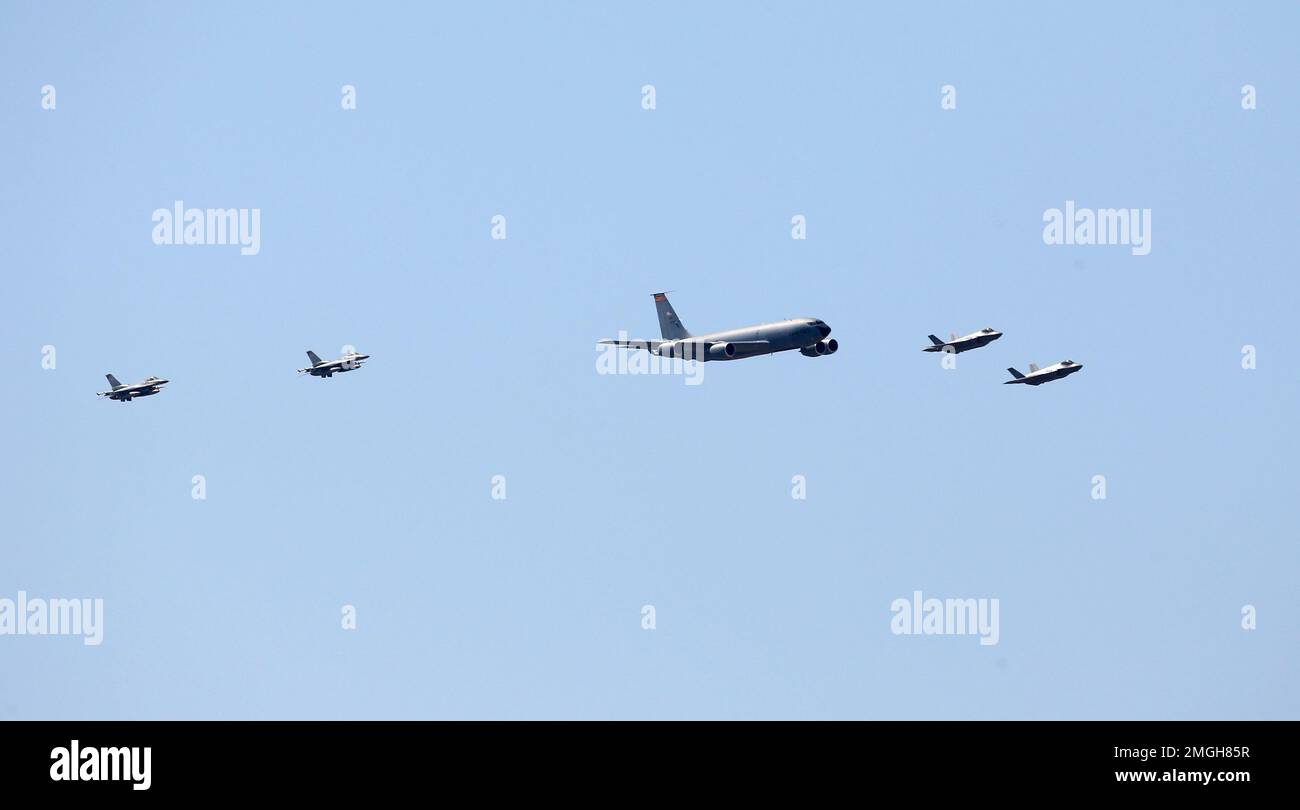 Planes from Luke Air Force Base, including the 56th Fighter Wing and ...