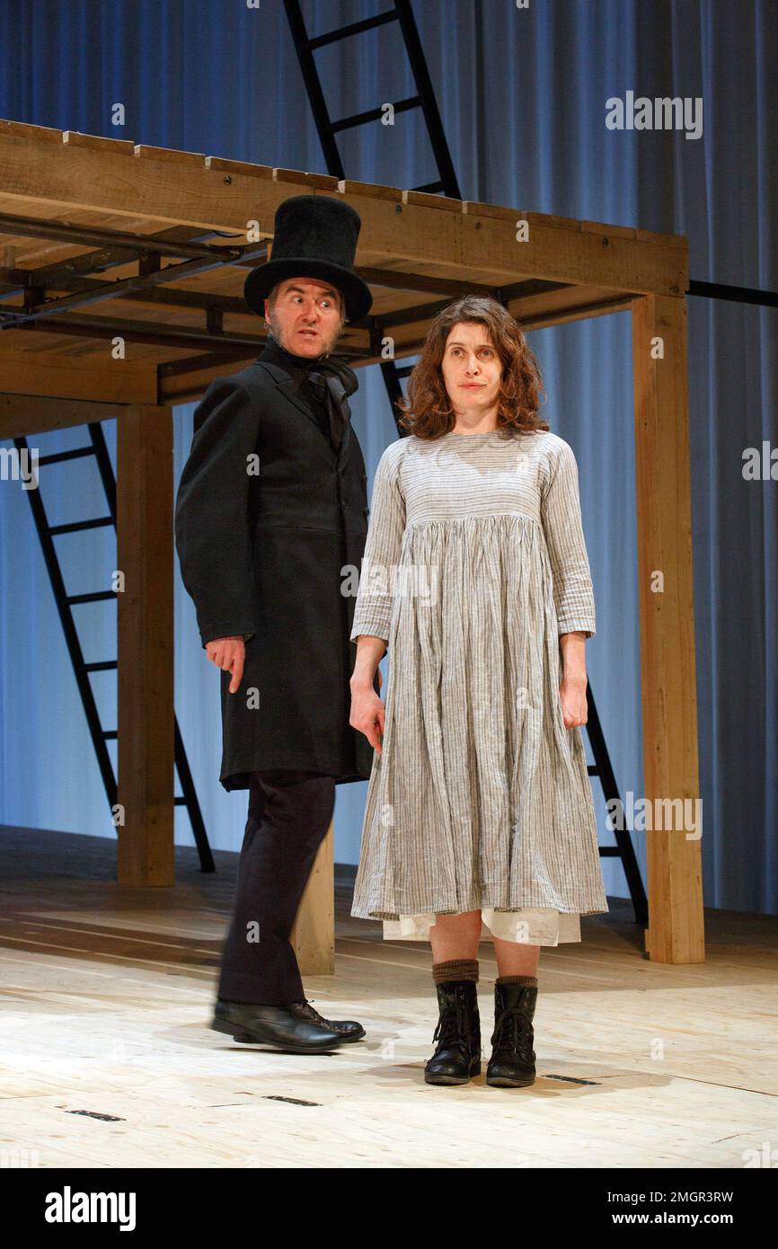 Craig Edwards (Lockwood), Madeleine Worrall (Jane) in JANE EYRE im ...