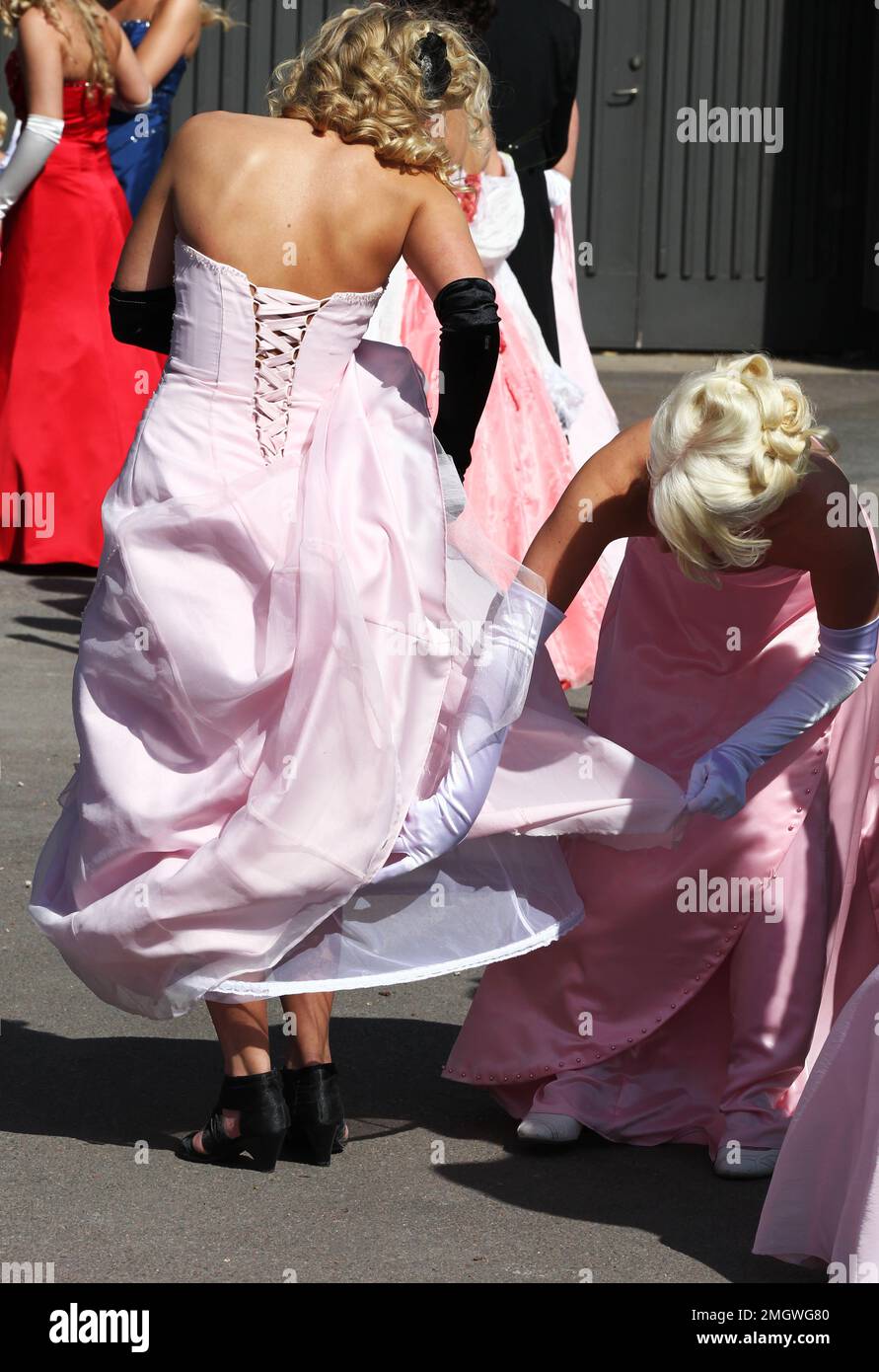 Rosa klanningar -Fotos und -Bildmaterial in hoher Auflösung – Alamy