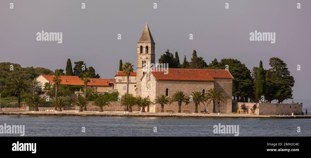 VIS, KROATIEN, EUROPA - Kirche St. Jerome- und Franziskanerkloster auf ...