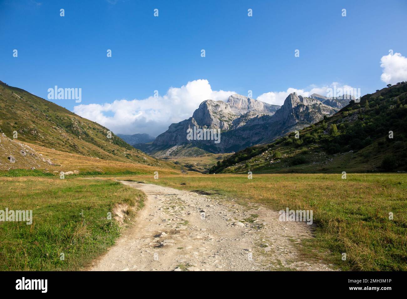 Piemont wandern -Fotos und -Bildmaterial in hoher Auflösung – Alamy