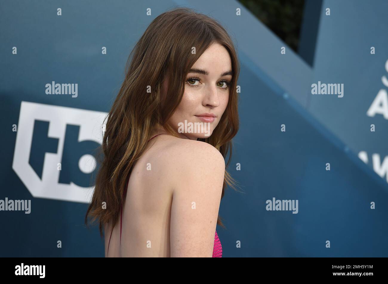 Kaitlyn Dever arrives at the 26th annual Screen Actors Guild Awards at ...