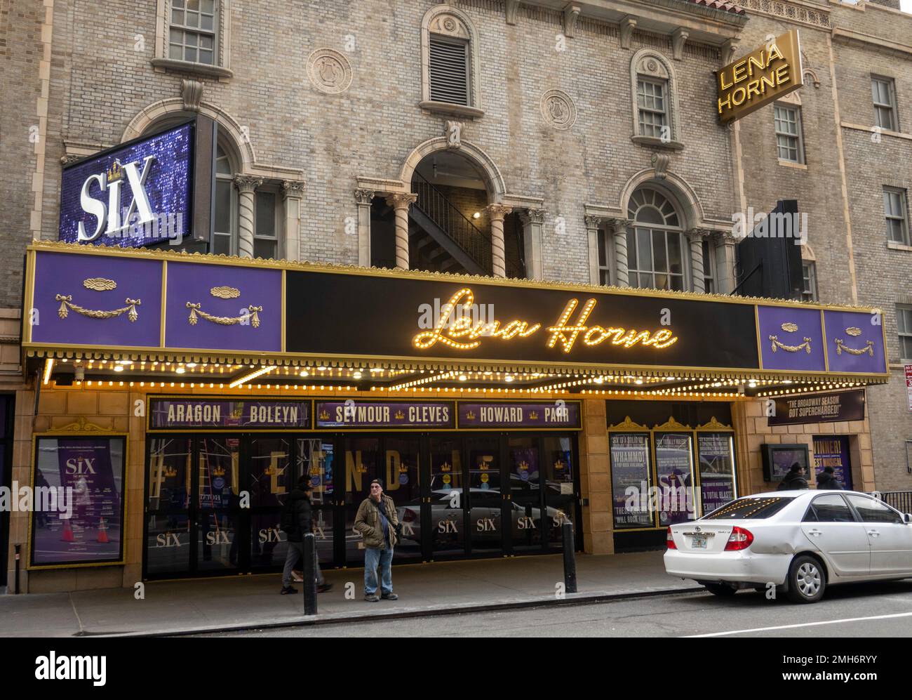 „Six“ Marquee im Lena Horne Theatre (ehemals Brooks Atkinson) am Times ...