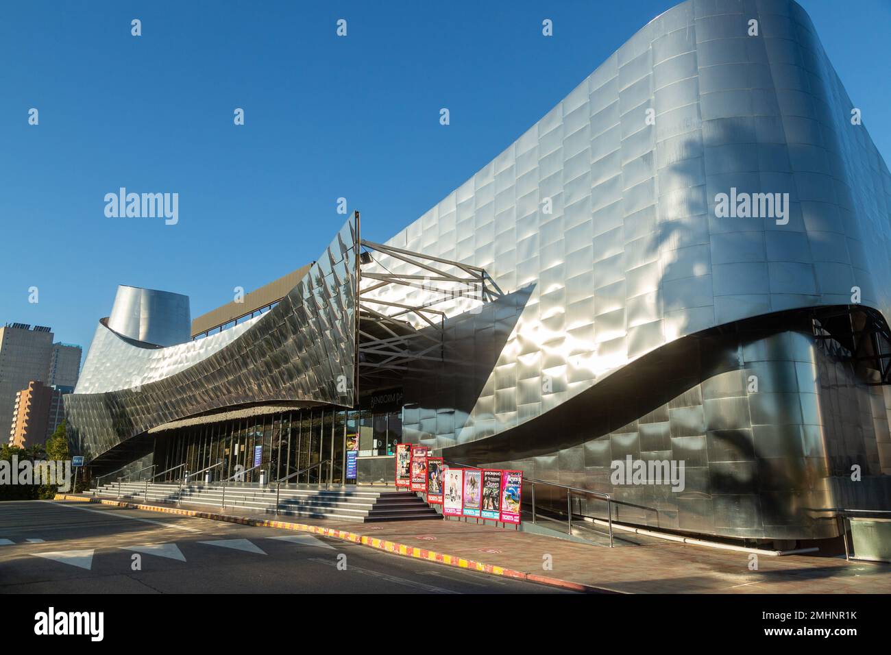 Palast benidorm -Fotos und -Bildmaterial in hoher Auflösung – Alamy