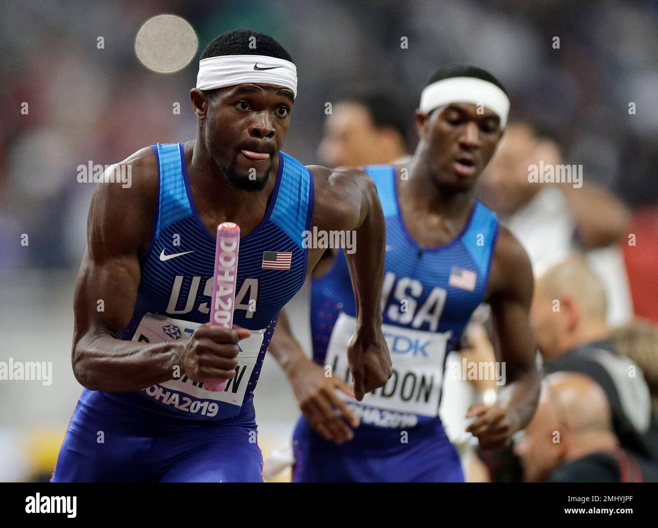 Rai Benjamin of the United States anchors the team to the gold medal in ...