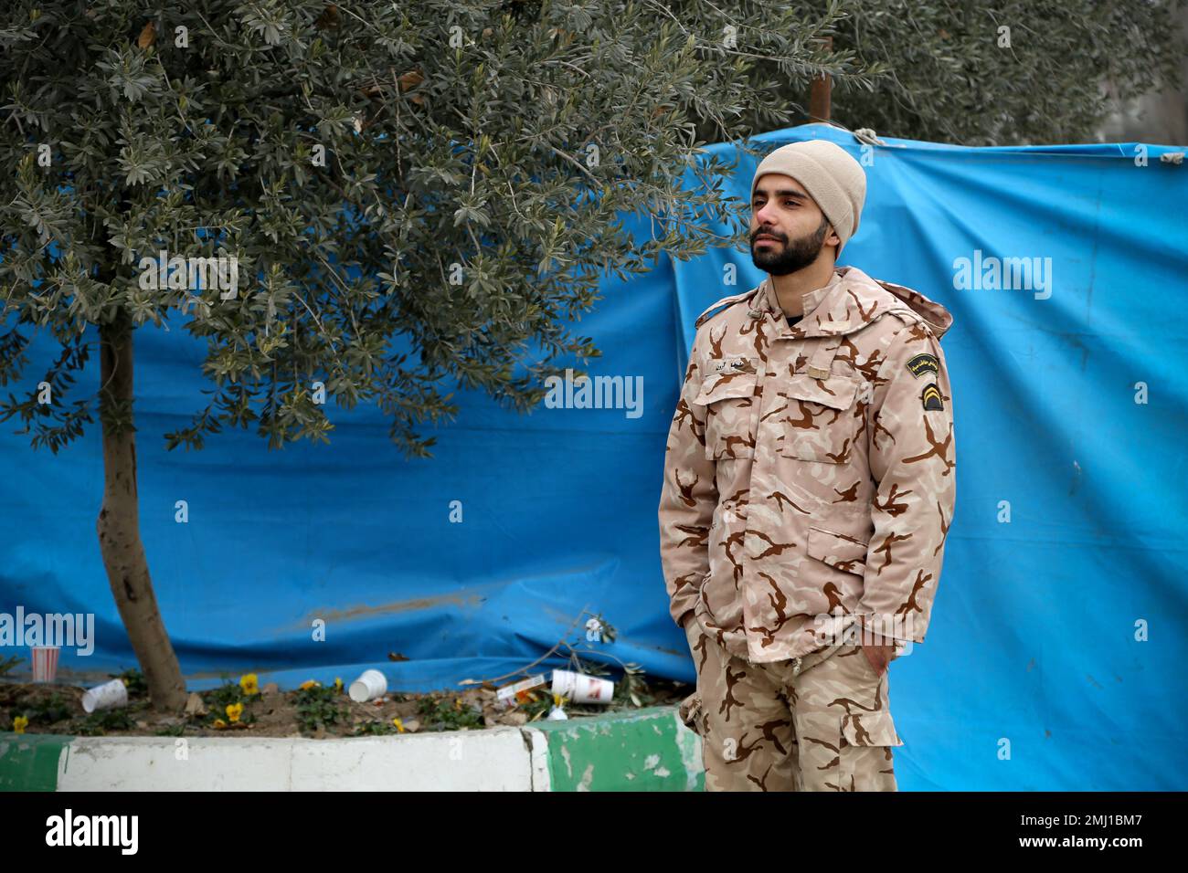 Teheran, Teheran, Iran. 27. Januar 2023. Ein iranischer Soldat des ...