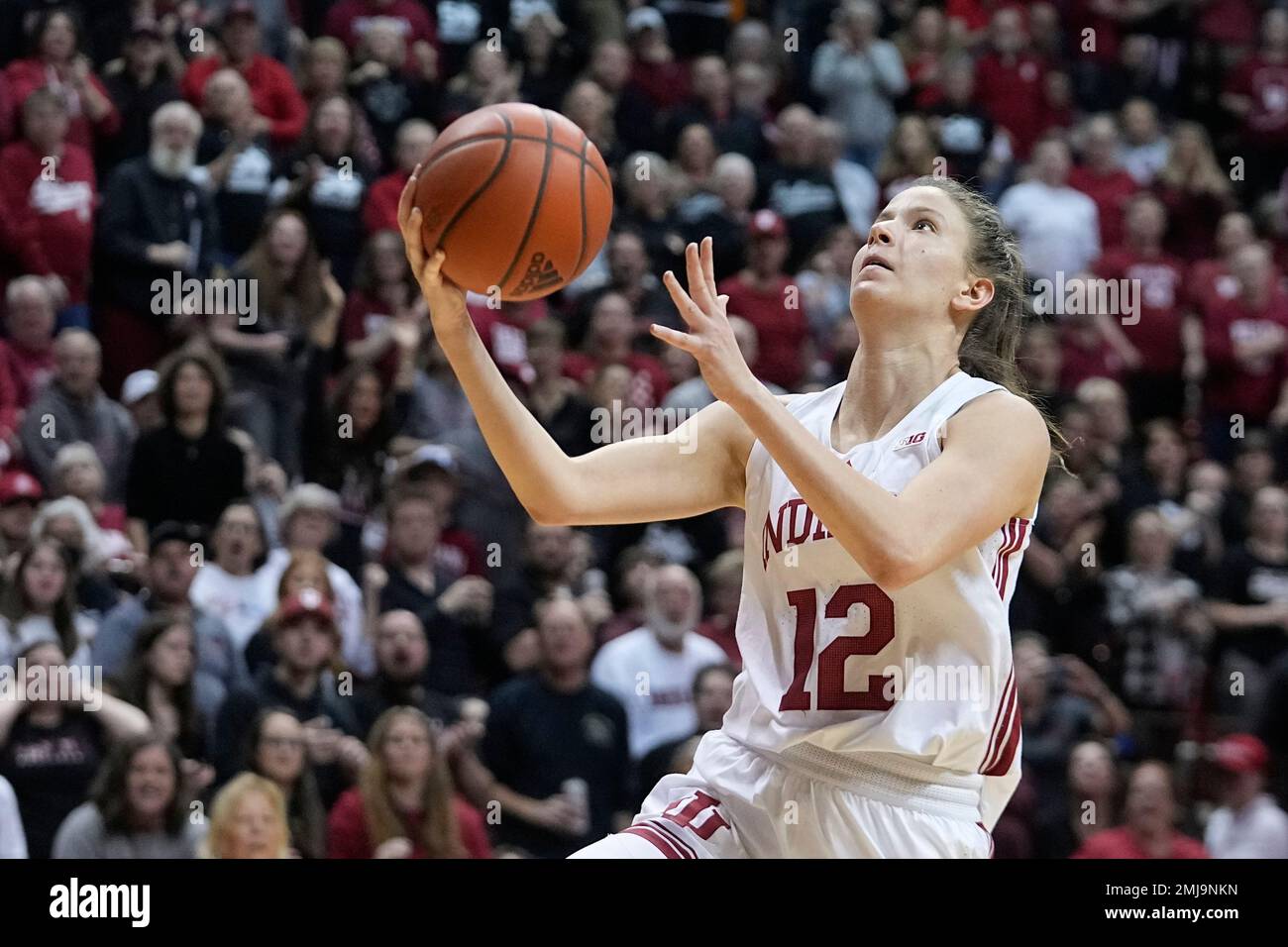 Indiana's Yarden Garzon shoots during the second half of an NCAA ...