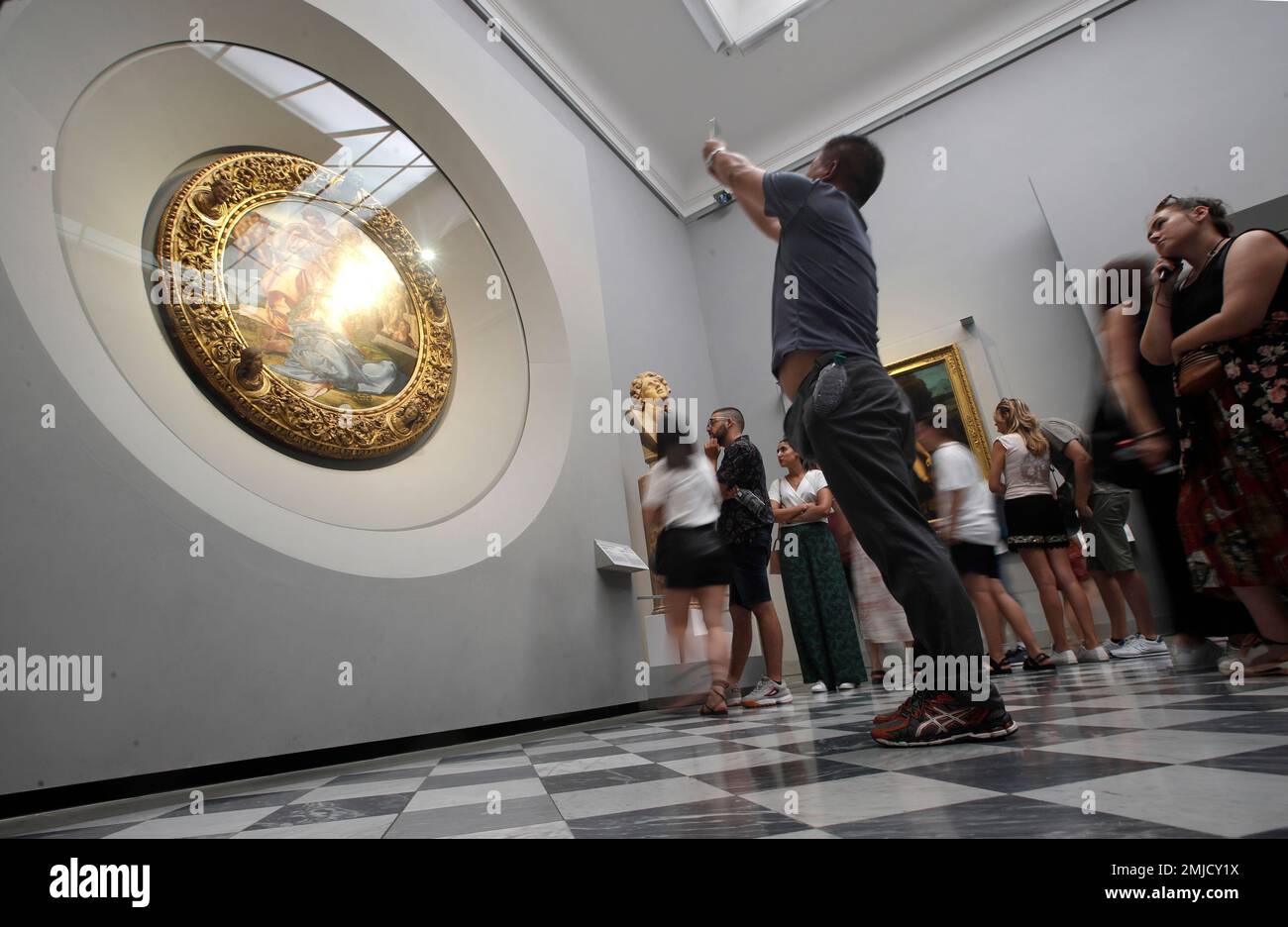 Visitors admire Renaissance painter Michelangelo Buonarroti's painting ...