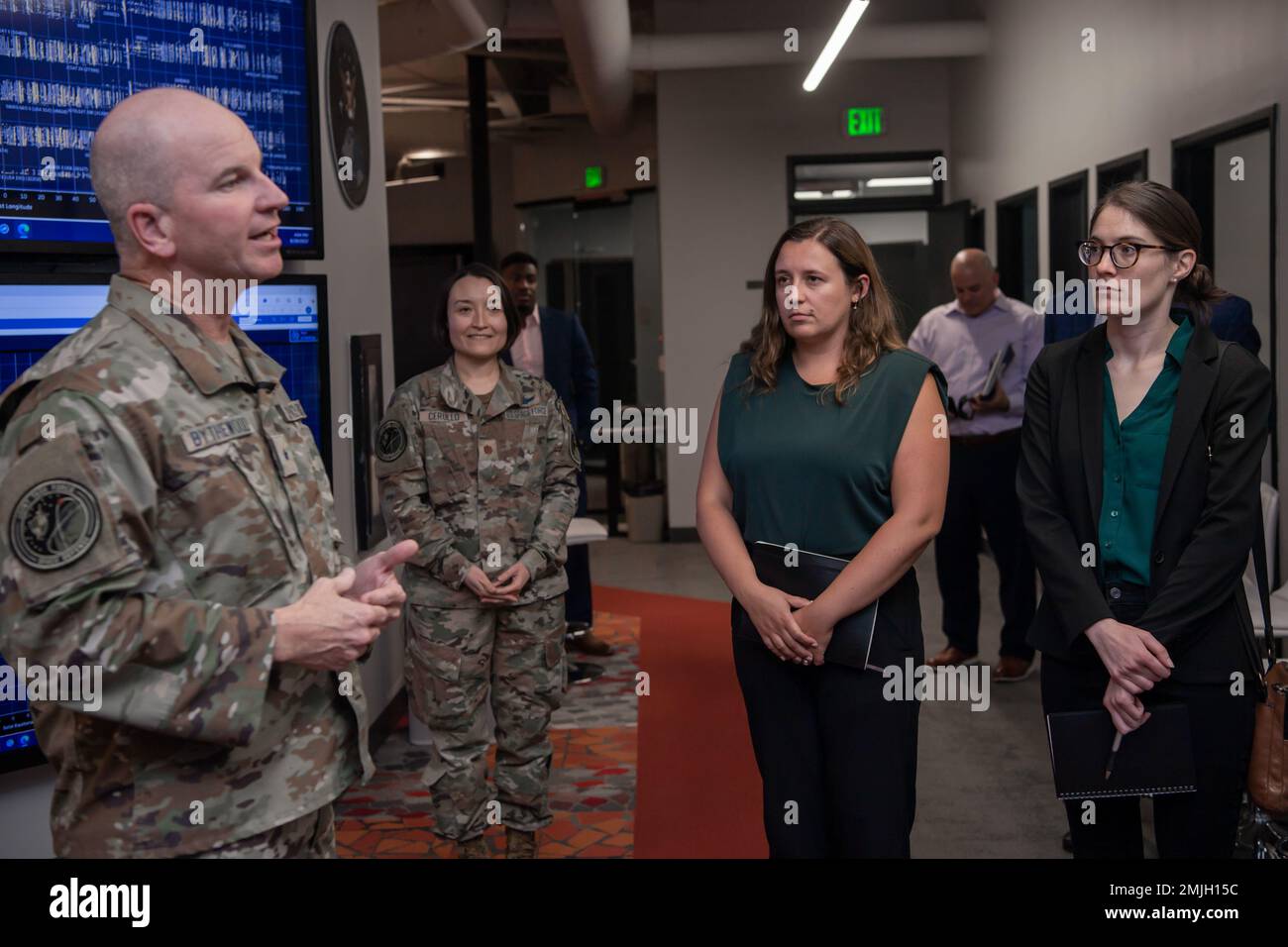 Von links, USA Weltraumkraftbrücke. General Dennis Bythewood ...