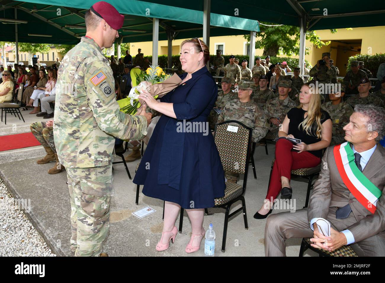 Sgt. 1. Class Jack Meyers, der 173. Airborne Brigade zugewiesen wurde ...