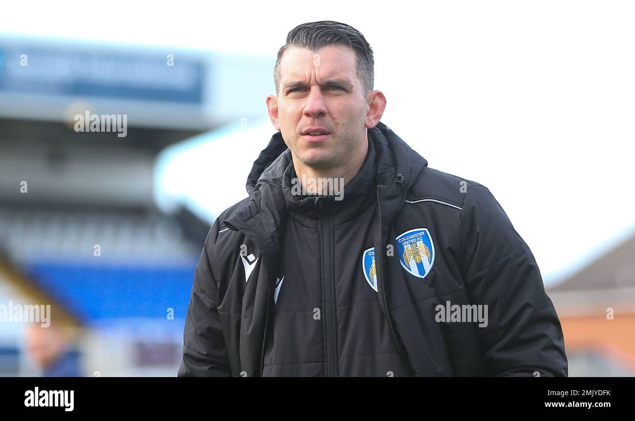 Colchester United Manager Matthew Bloomfield während des Spiels der Sky ...