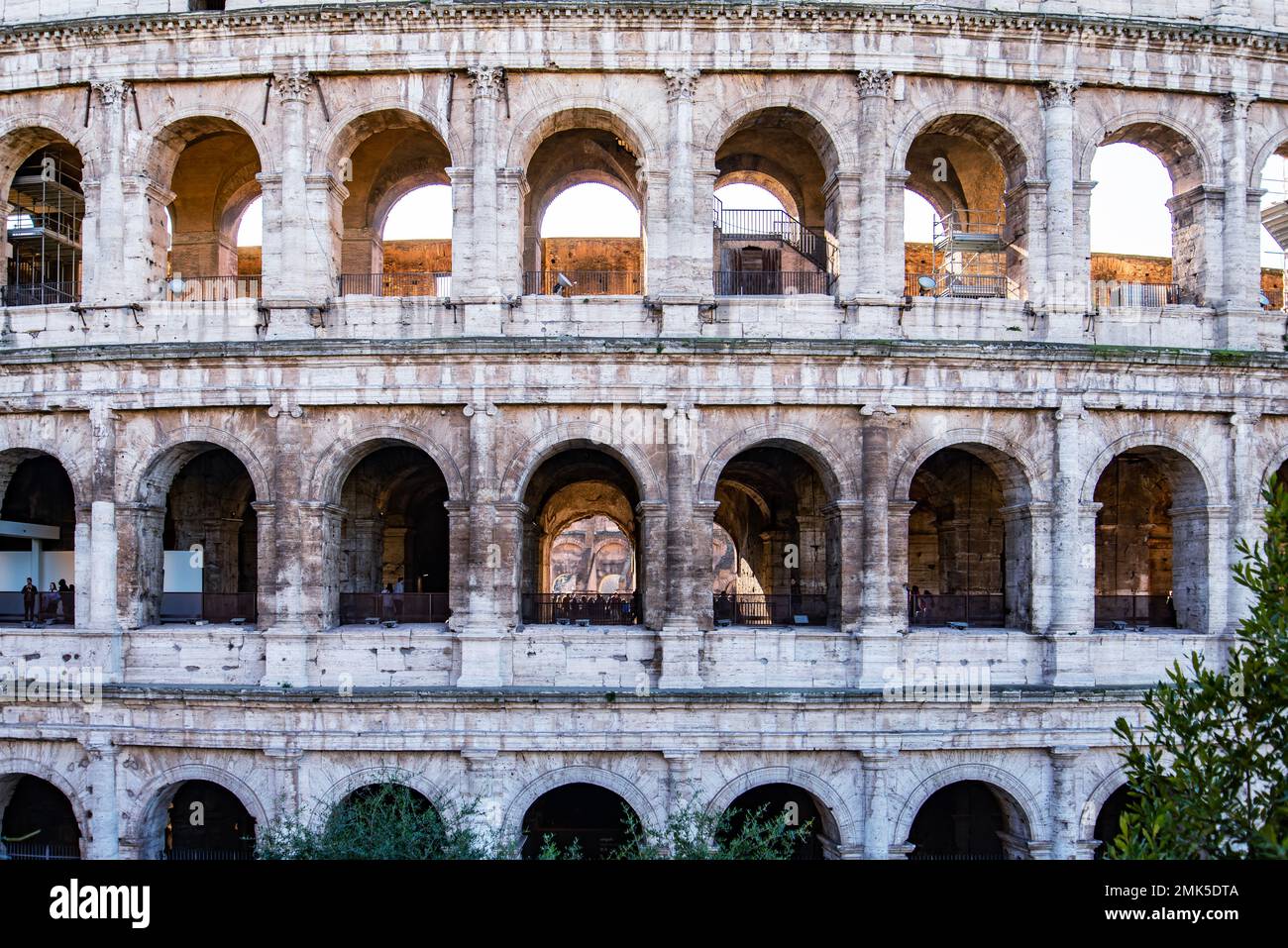 Rom, italien - 10. Januar 2023: Details zum Amphitheater colosseum in ...