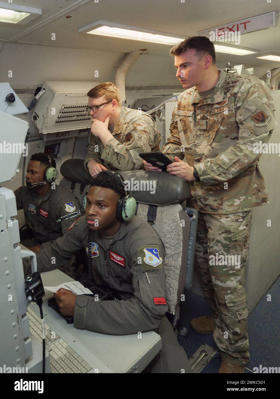 E-8C Joint STARS Aircrew-Mitglieder des 116. Airborne Command and ...