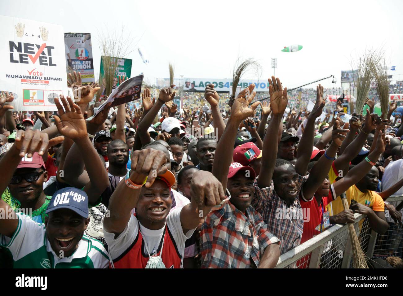 Supporters of Nigeria's incumbent President Muhammadu Buhari of the All ...