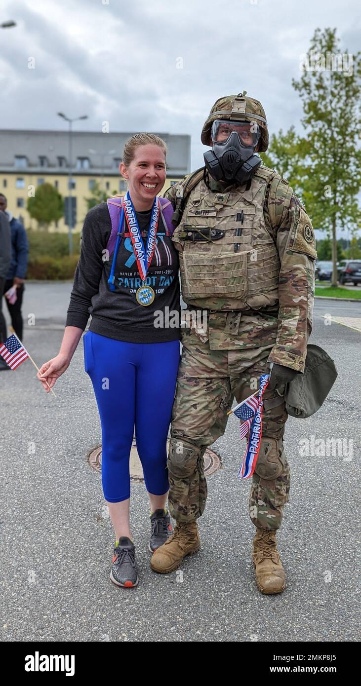 US Army Staff Sgt. Alexander Smith, ein Kavalleriescout, der der ...