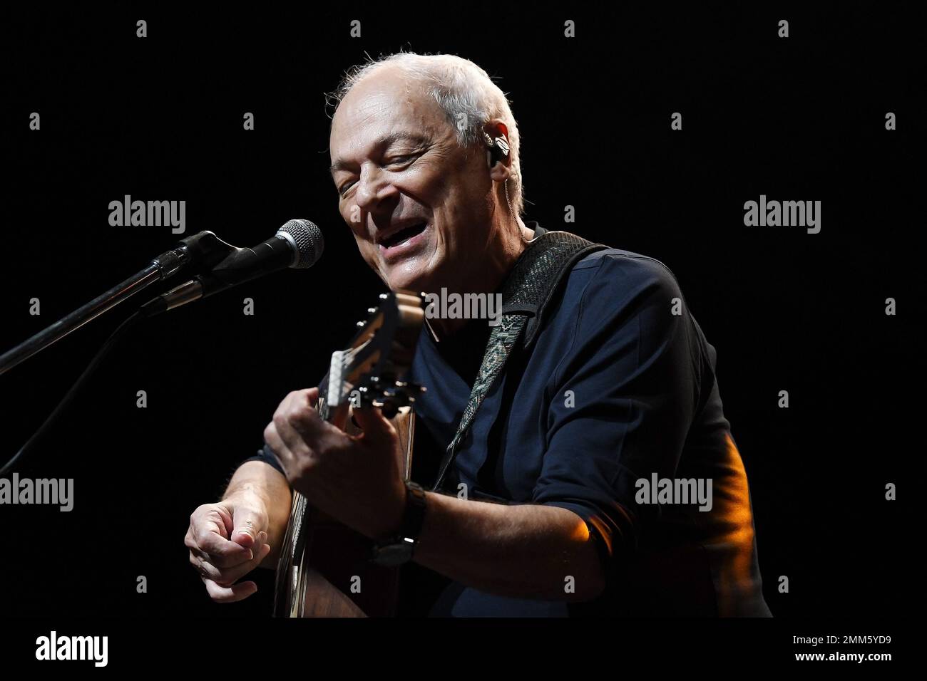 Rio de Janeiro, Brasilien, 28. Januar 2023. Sänger und Violinist ...