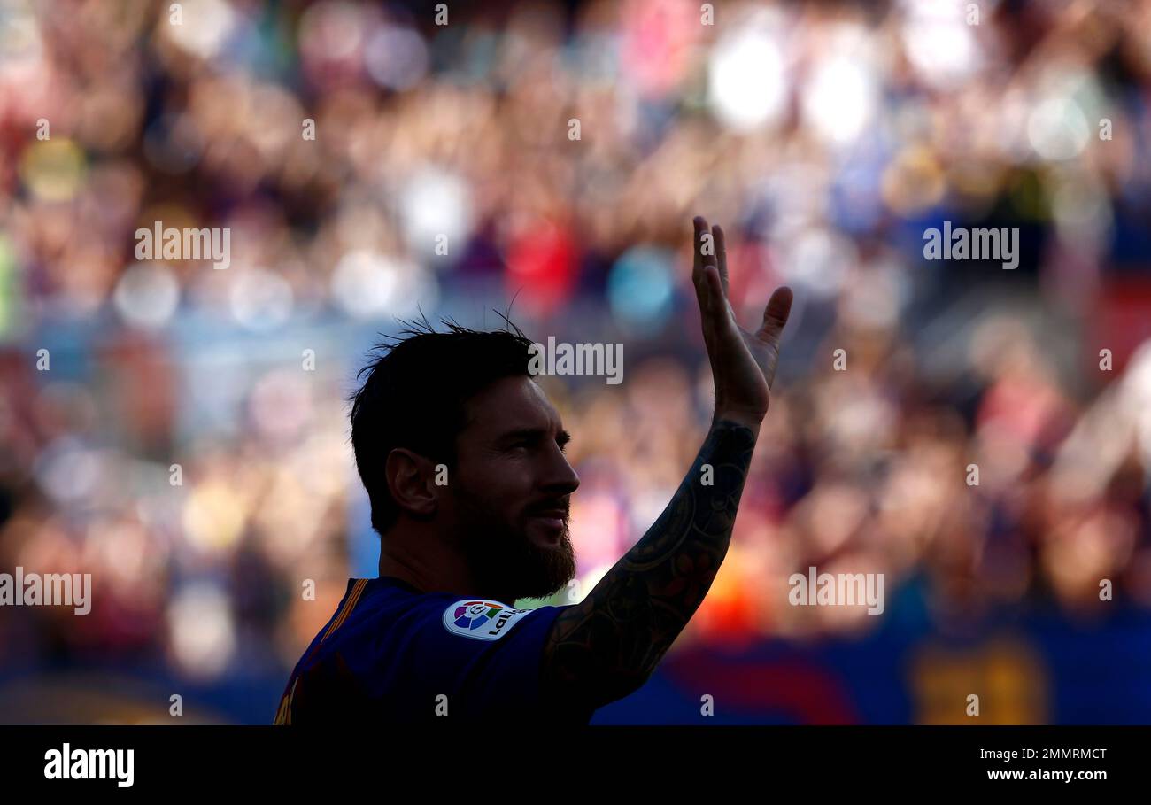 FC Barcelona's Lionel Messi waves to the crowd prior of the Joan Gamper ...