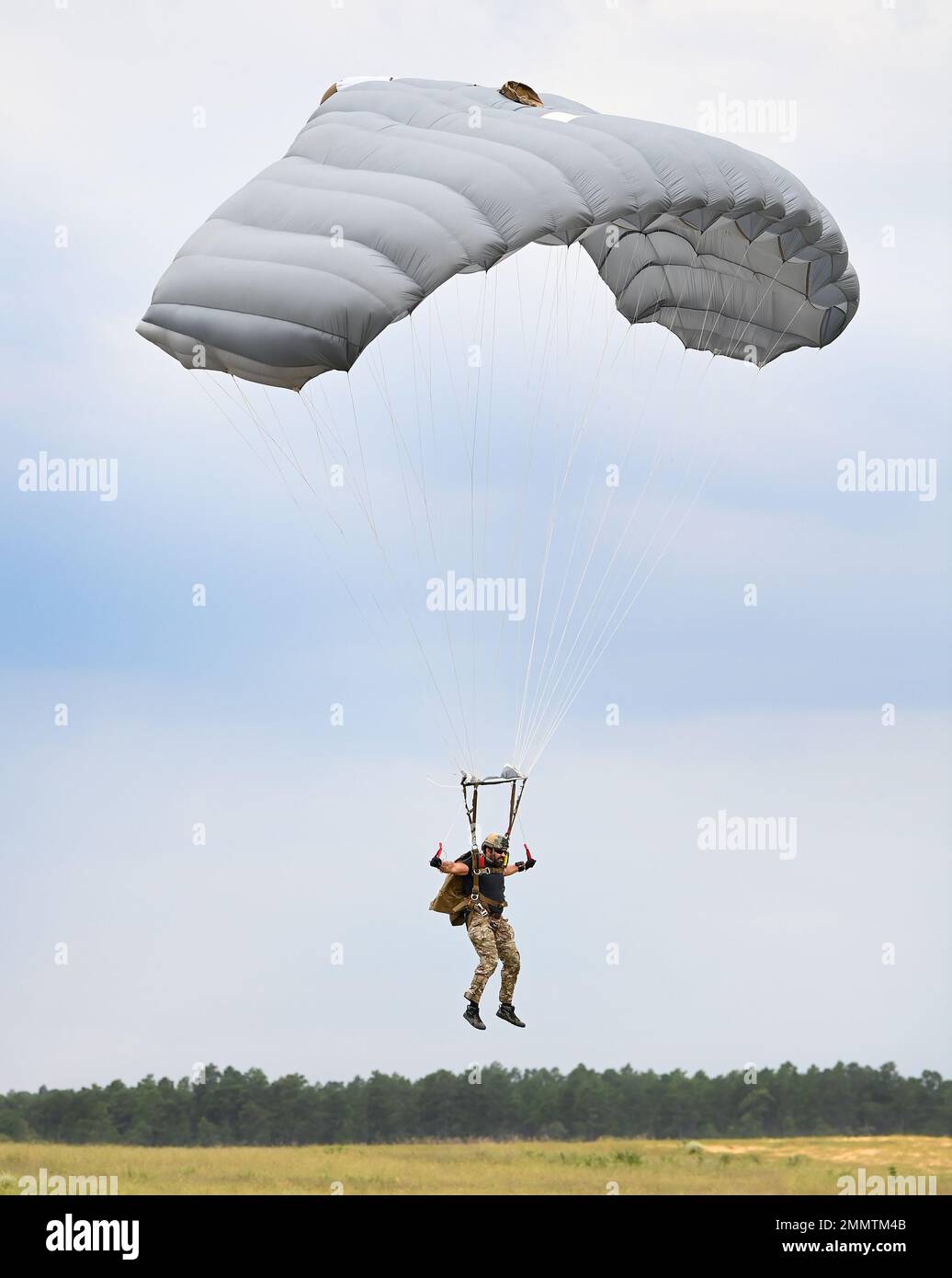 Ein Soldat des John F. Kennedy Special Warfare Center und der School ...