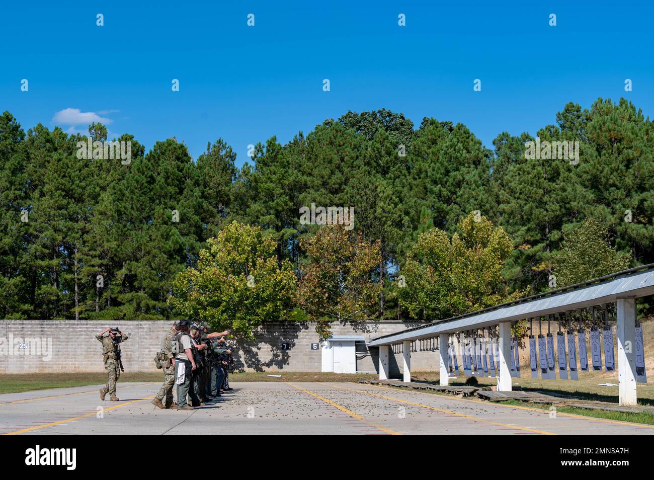 Fbi swat special weapons tactics -Fotos und -Bildmaterial in hoher ...