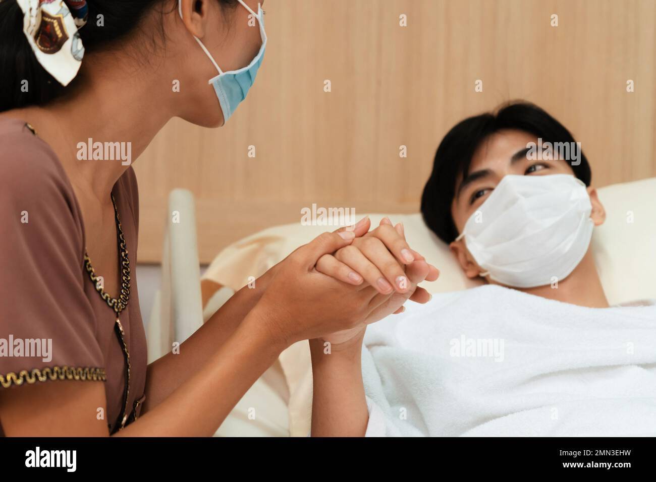 Patienten bei der genesung unterstützen -Fotos und -Bildmaterial in ...