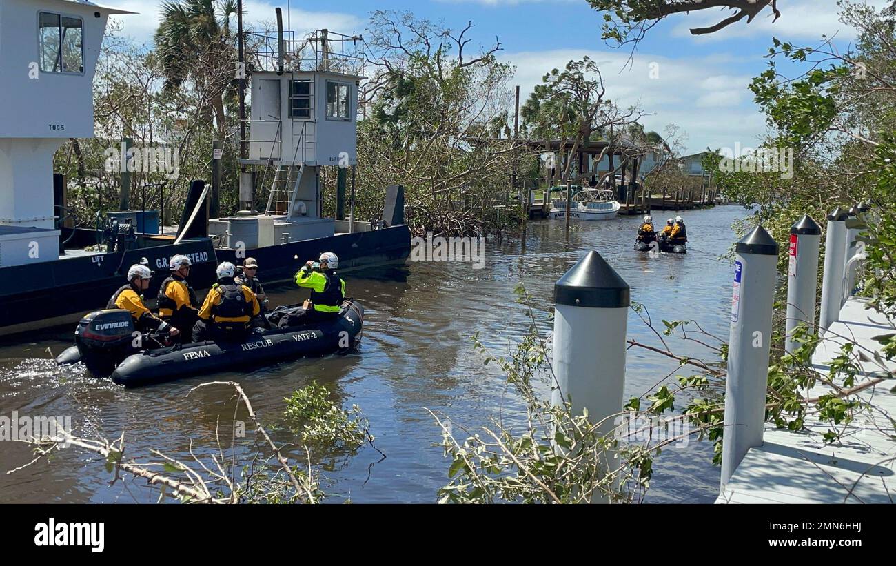 Rotunda, FL (Sept 29, 2022) Bootsteams ein und zwei der FEMA Virginia ...