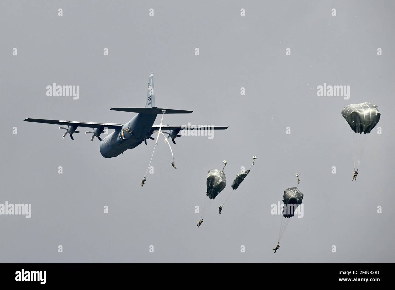 Fallschirmjäger der US-Armee, die dem Bataillon 2., dem Infanterie ...