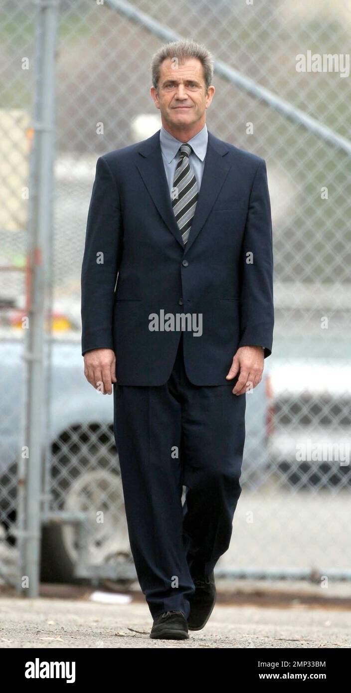 Mel Gibson verlässt das Gericht, nachdem ihm ein Richter angeblich ...