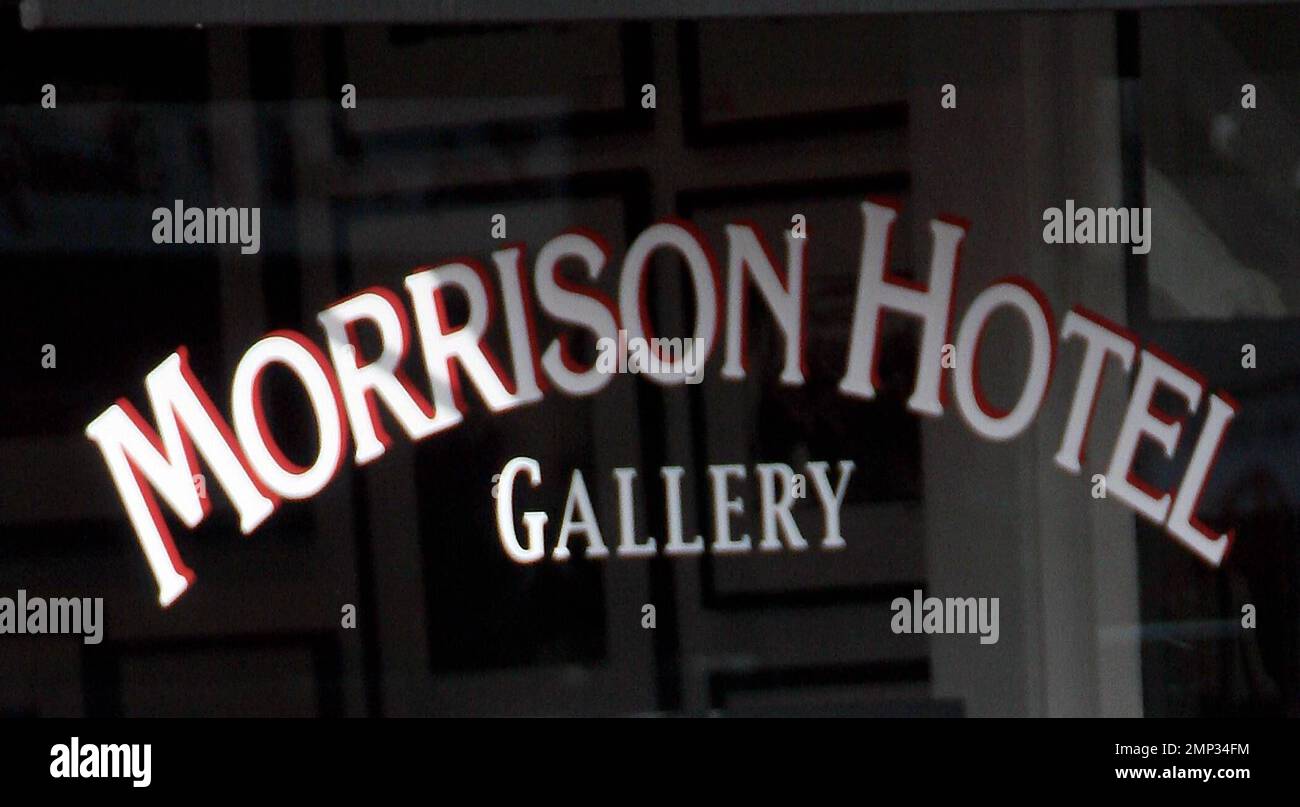 Exklusiv!! Rapper Eve hat heute einen Kauf in LA's Fine Art Music ...