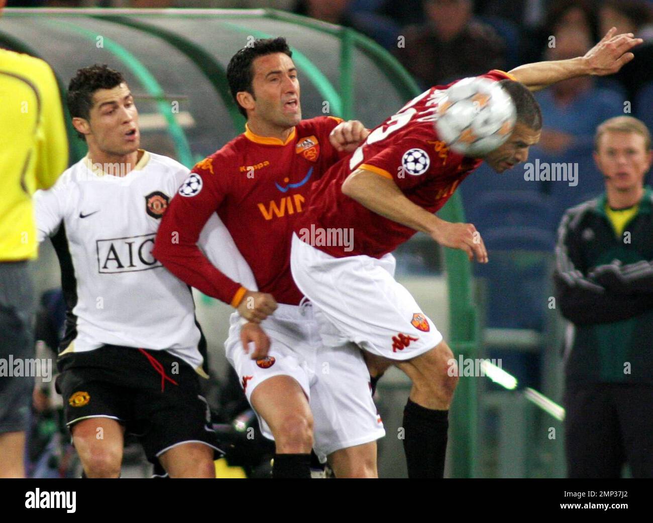Max Tonetto hat beim Spiel Roma-Manchester United für das Champions ...
