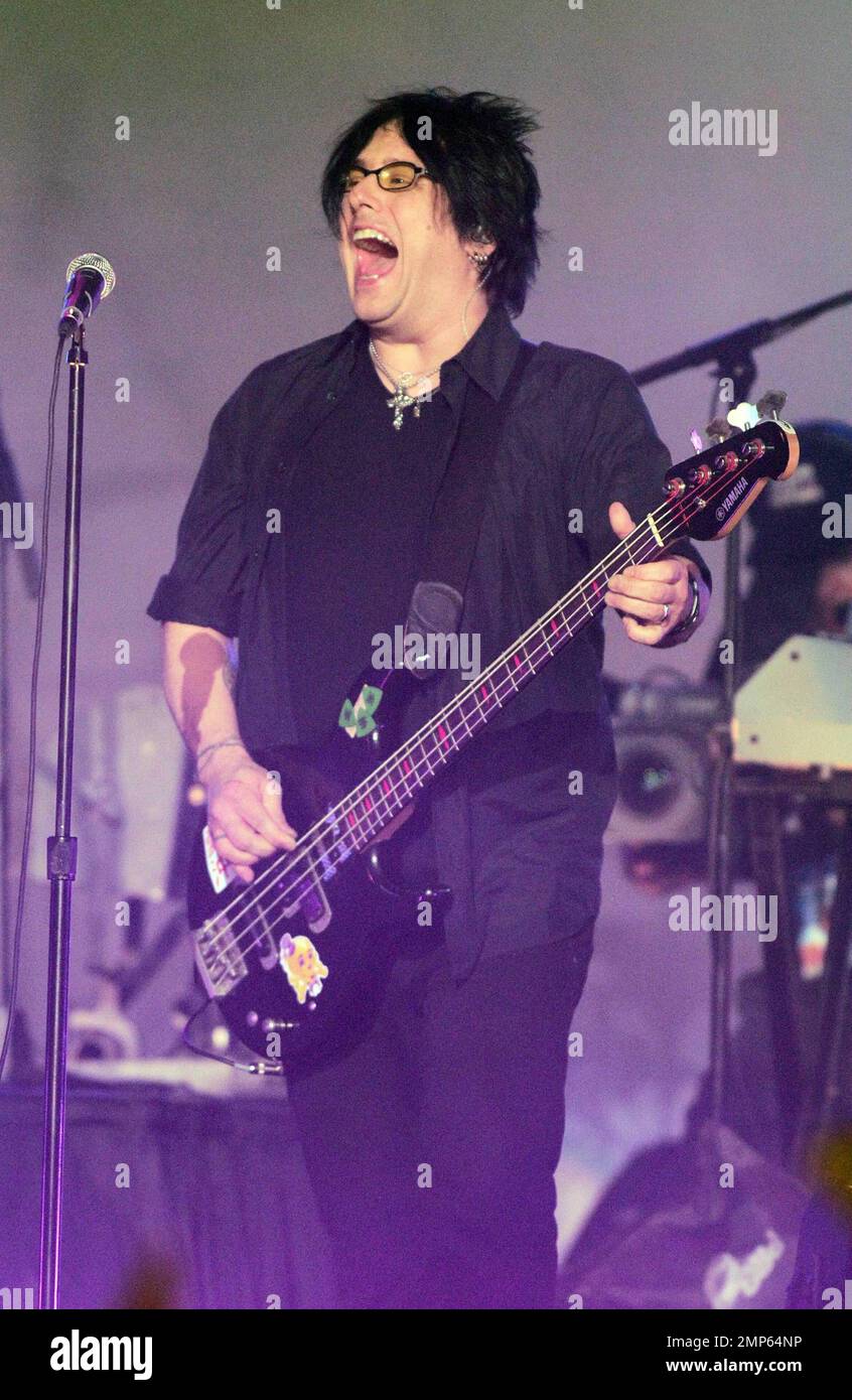 Robby takac bassist -Fotos und -Bildmaterial in hoher Auflösung – Alamy