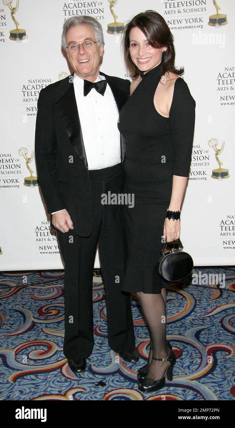 TV-Kritiker und Moderator von Reel Talk Jeffrey Lyons und Co-Moderator von Reel Talk Alison ...