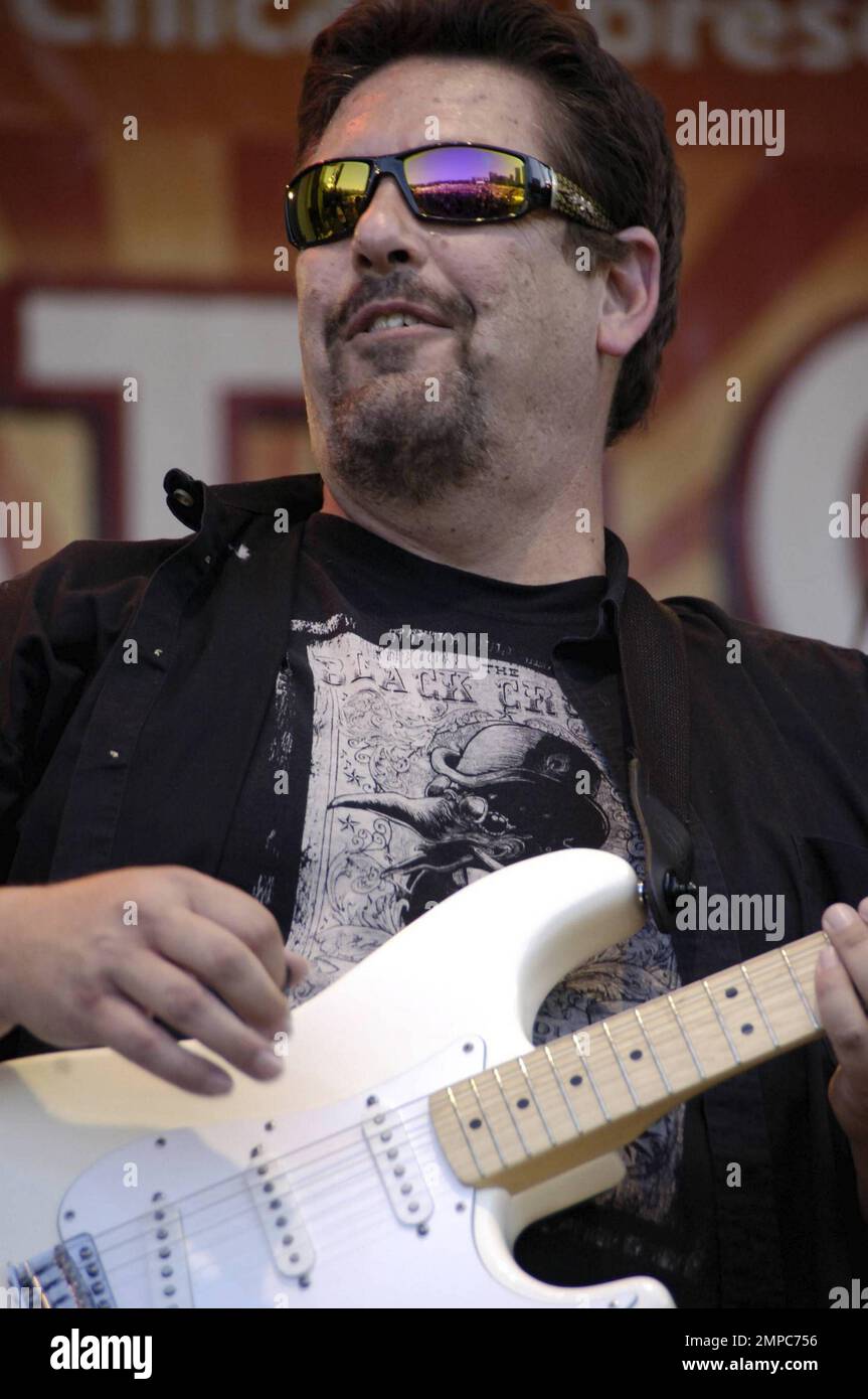 Die Band aus dem Fernsehen, darunter die „Helden“-Stars Greg Grunberg (Schlagzeug) und Adrian ...