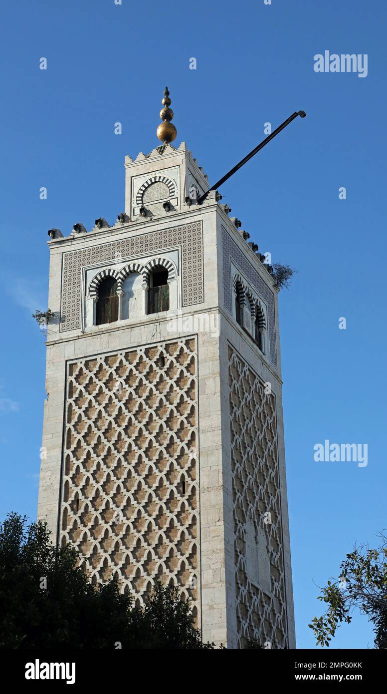Minarett im almohaden stil -Fotos und -Bildmaterial in hoher Auflösung ...