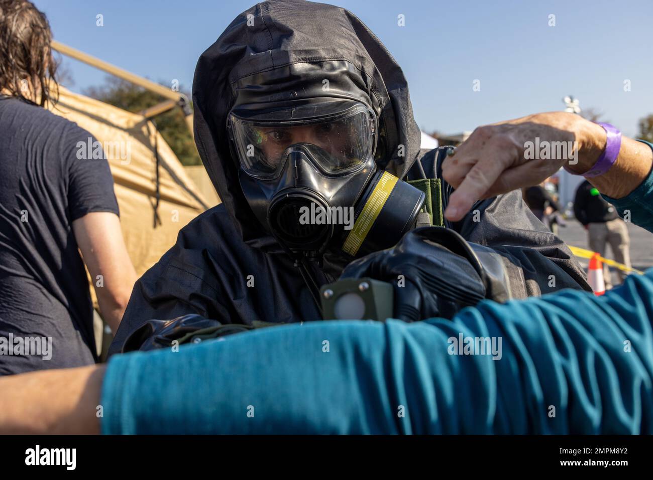 EIN US-AMERIKANISCHER Marine with Chemical Biological Incident Response ...