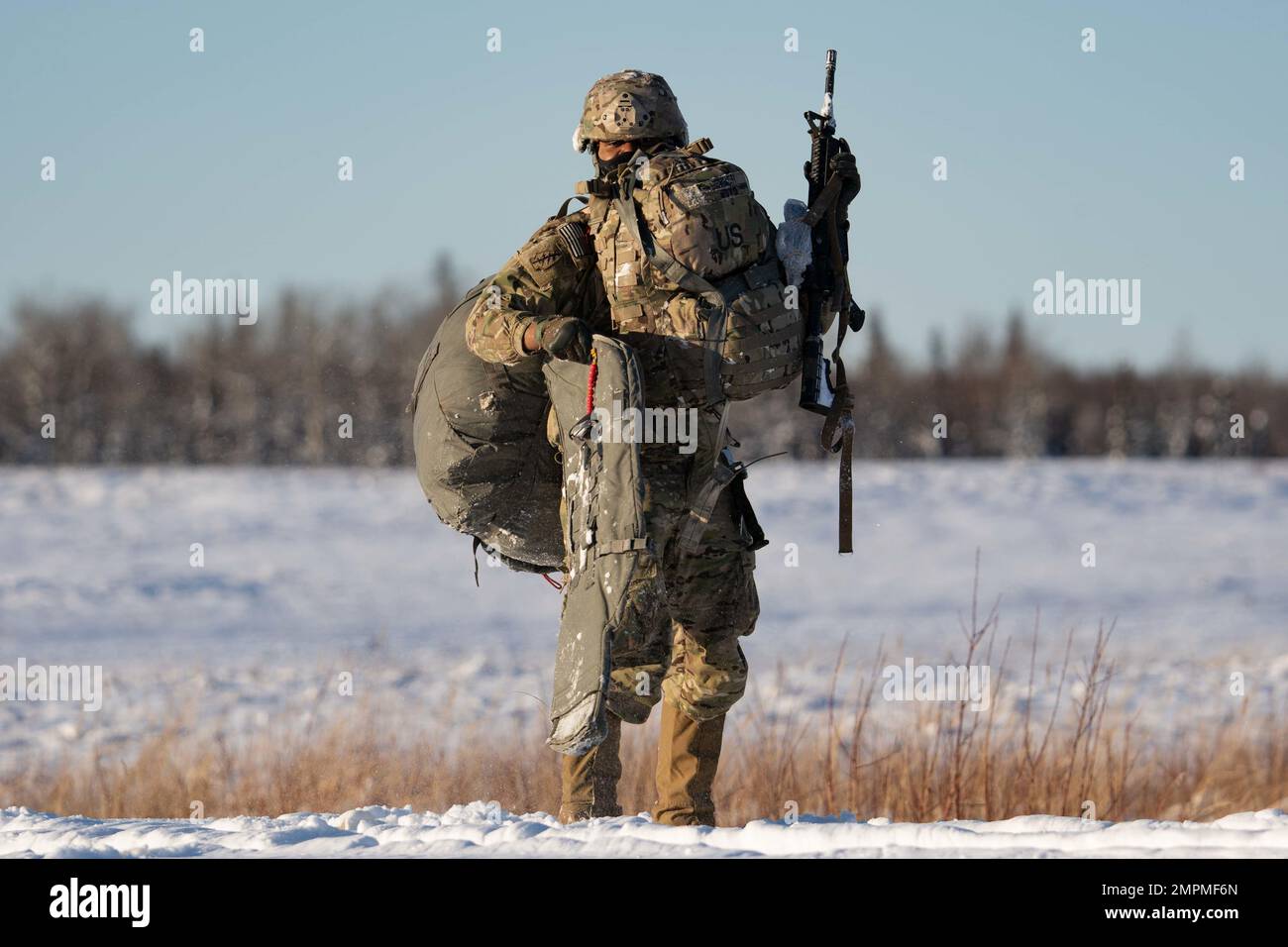 EIN US-AMERIKANISCHER Ein Fallschirmjäger der Armee wurde dem 725 ...