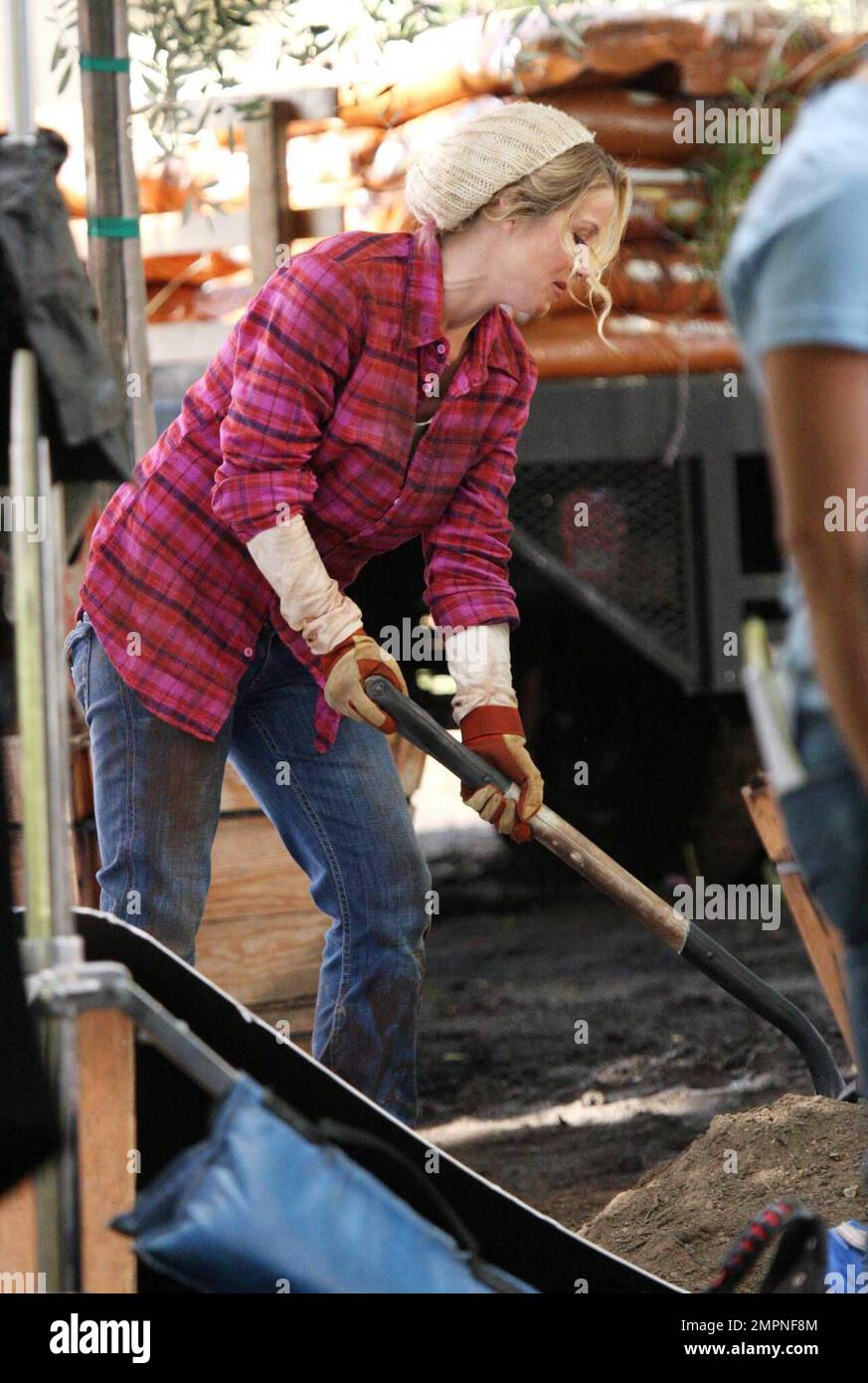 Christina Applegate ist nach einer doppelten Mastektomie im Juli wieder ...