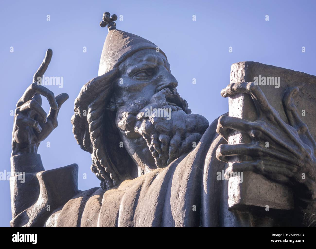 Ninski statue gespalten -Fotos und -Bildmaterial in hoher Auflösung – Alamy