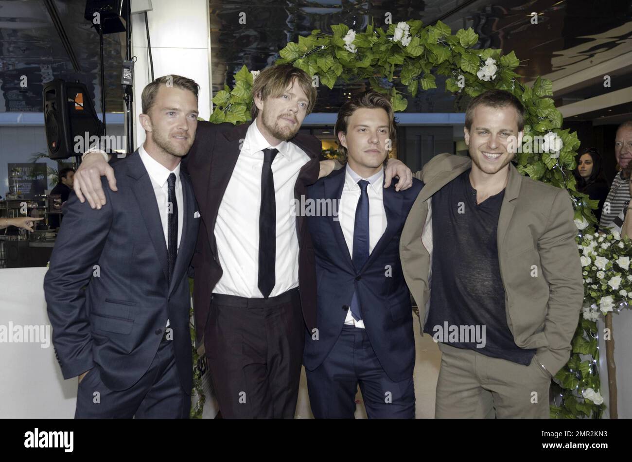 Tim Draxl, Kris Marshall, Xavier Samuel und Kevin Bishop treffen auf ...