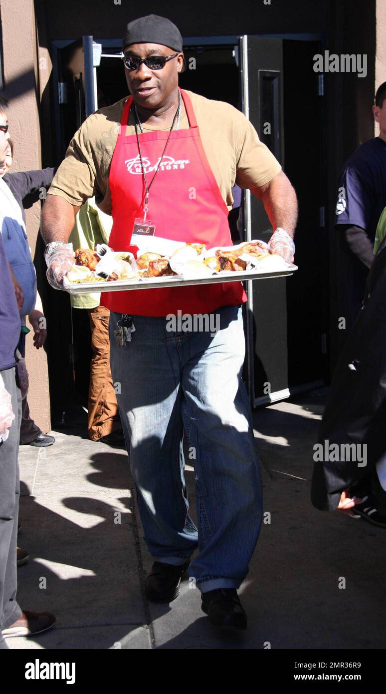 Michael Clarke Duncan ist Freiwilliger bei den Fred Jordan Missions am ...