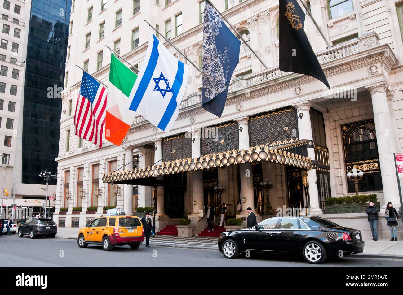 Den Berichten zufolge sind die frisch Vermählten Kelsey Grammar und ...