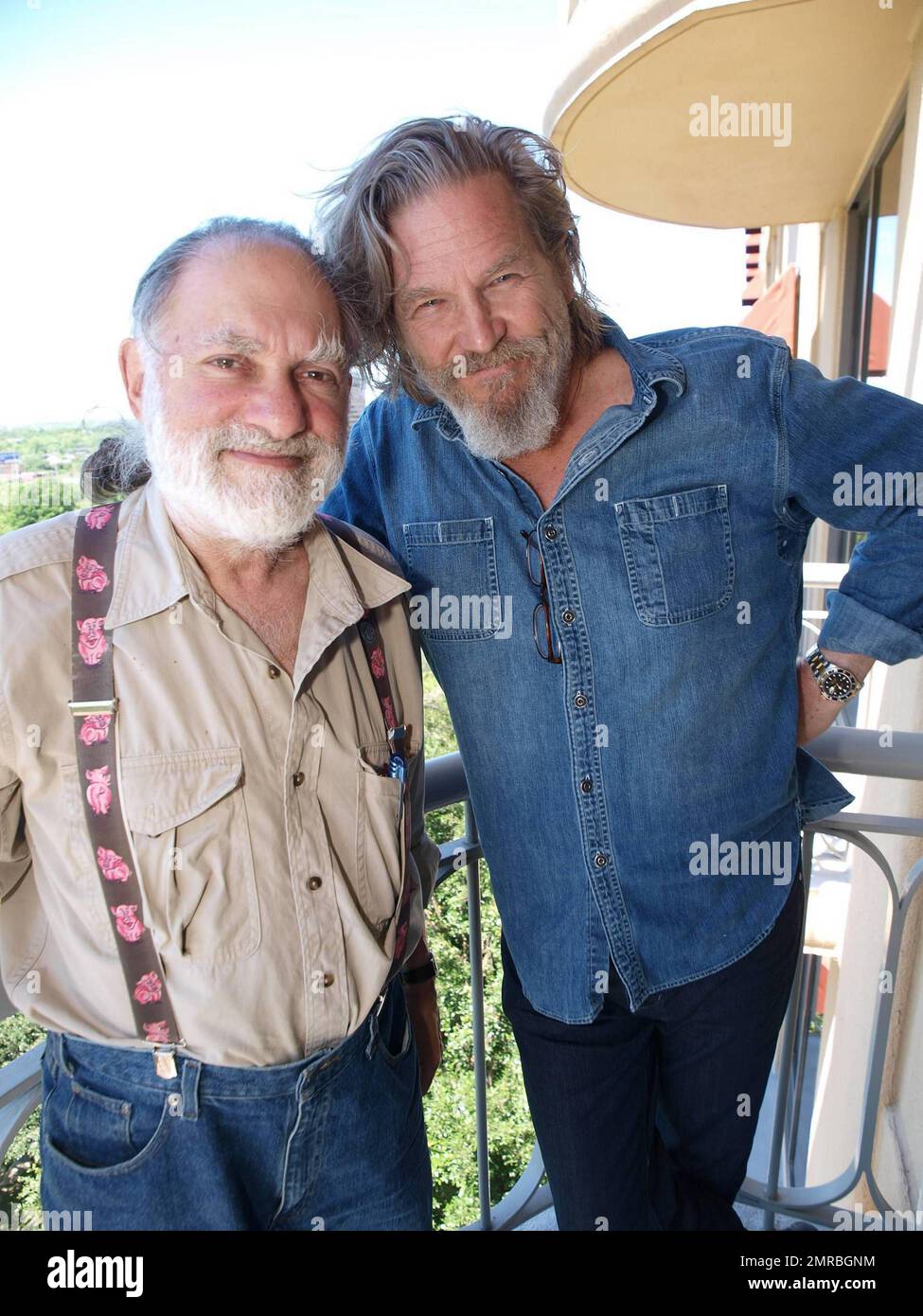 Der Oscar-Preisträger Jeff Bridges posiert für Fotos mit Zen-Meister ...