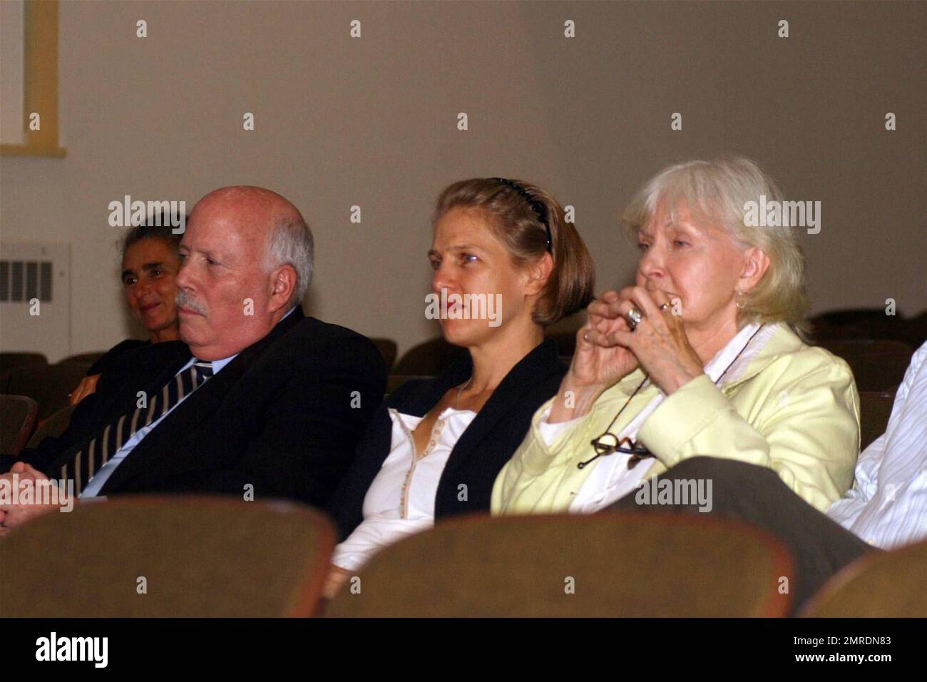 EXKLUSIV!! Joanne Woodward und ihre Tochter Melissa sprechen vor dem ...