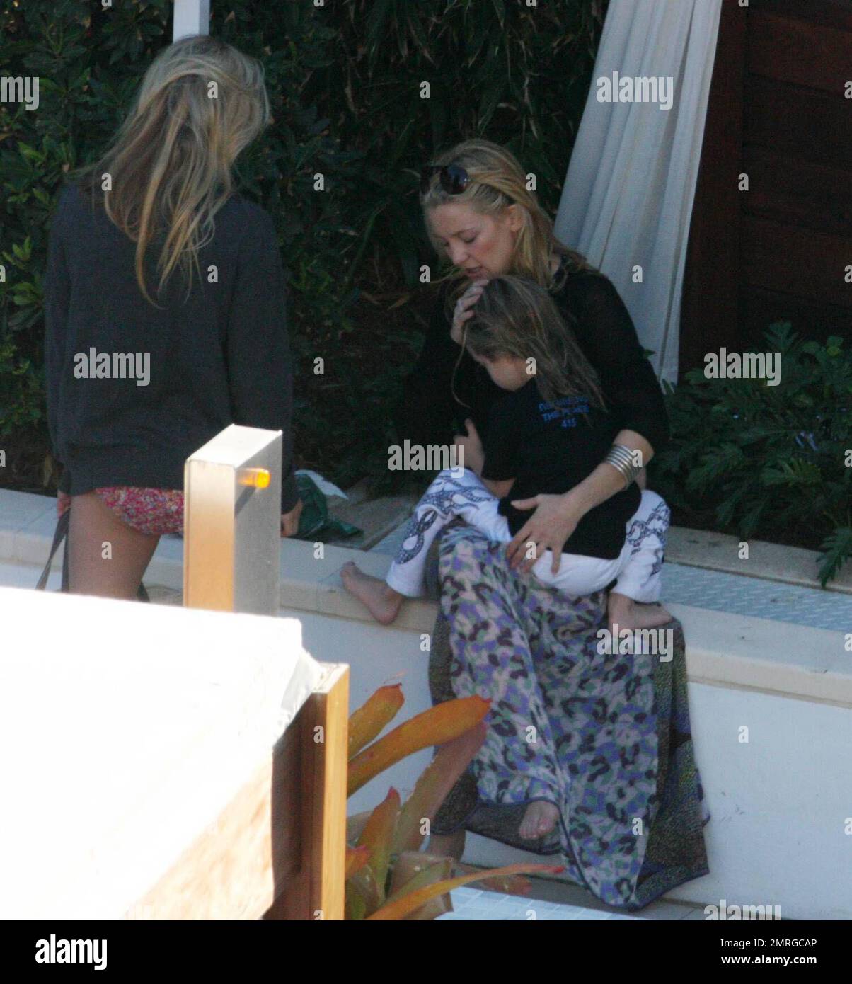 Exklusiv!! Kate Hudson verbrachte einige zärtliche Momente mit Sohn ...