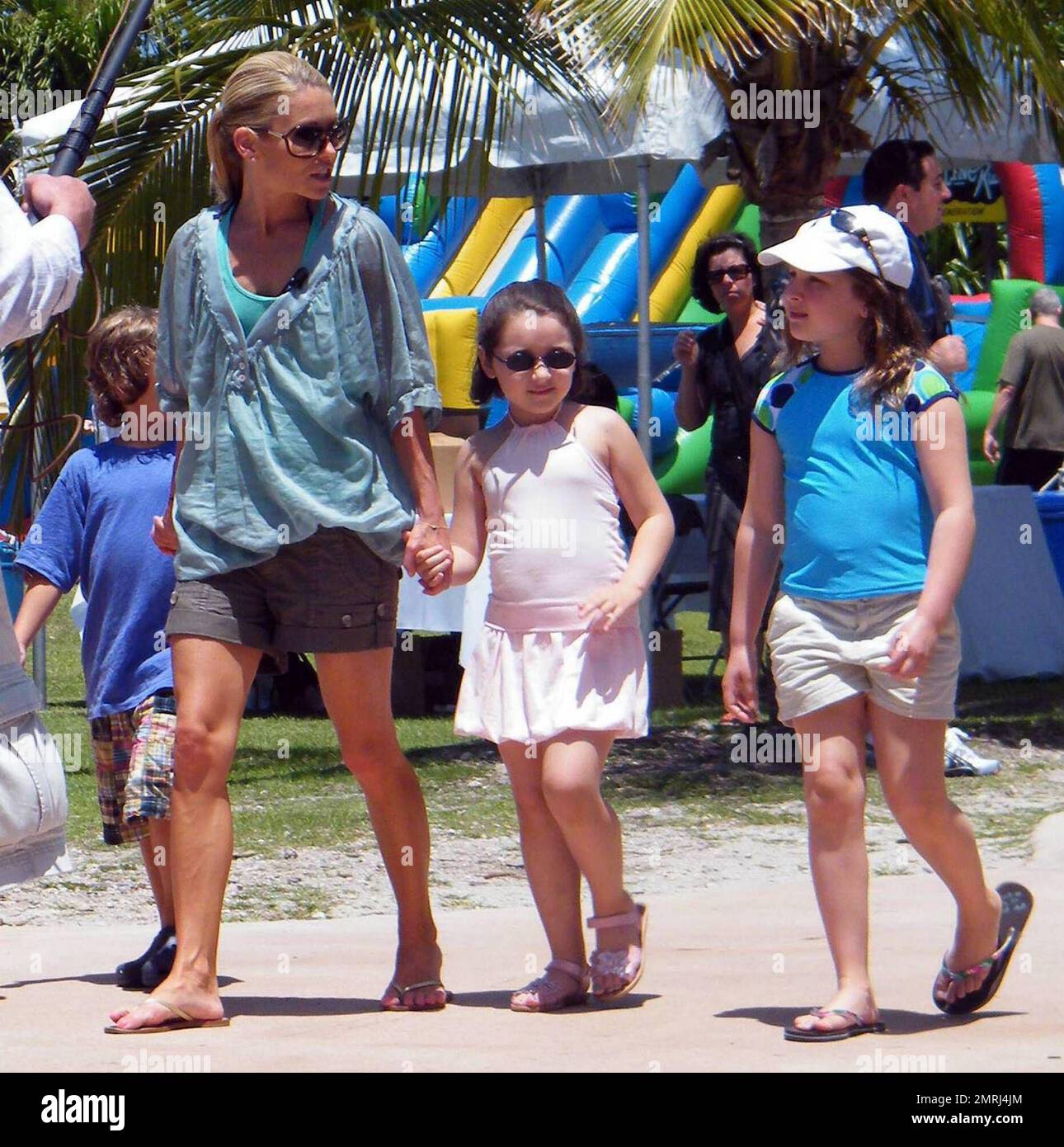 Exklusiv!! KELLY Ripa, Moderatorin DER US TV Show, besucht Parrot Jungle Island mit ihrer ...