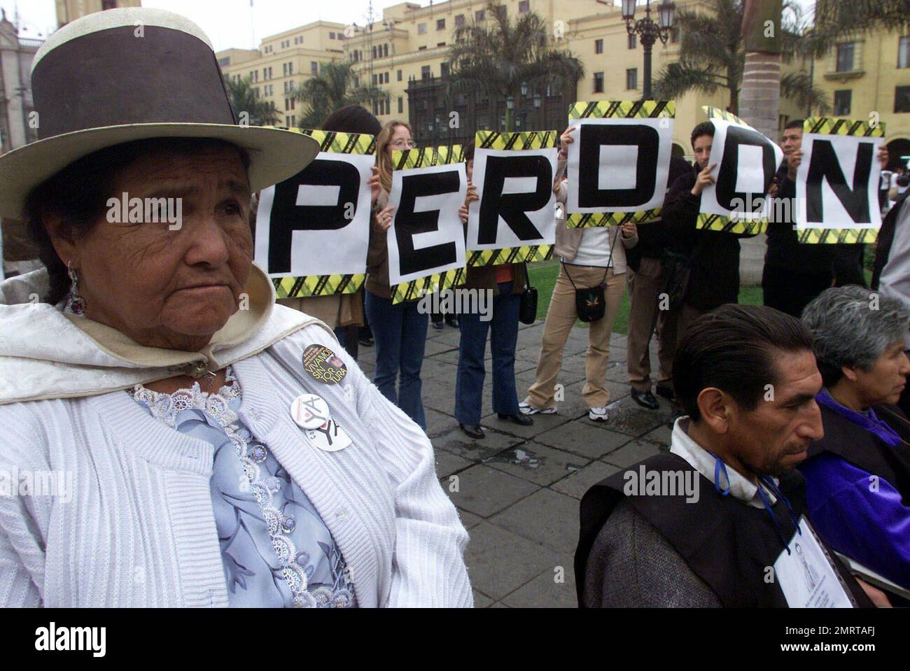 FILE - In this June 26, 2001 file photo, Angelica Mendoza, mother of a ...