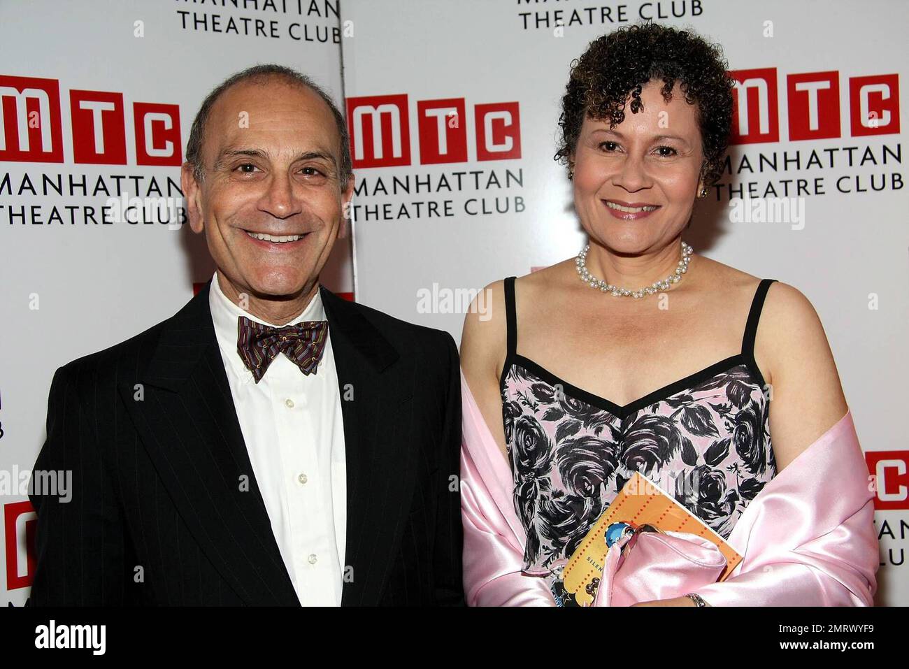 Schauspieler Edward Hodge und Vorstandsmitglied Judy Tate im Manhattan ...